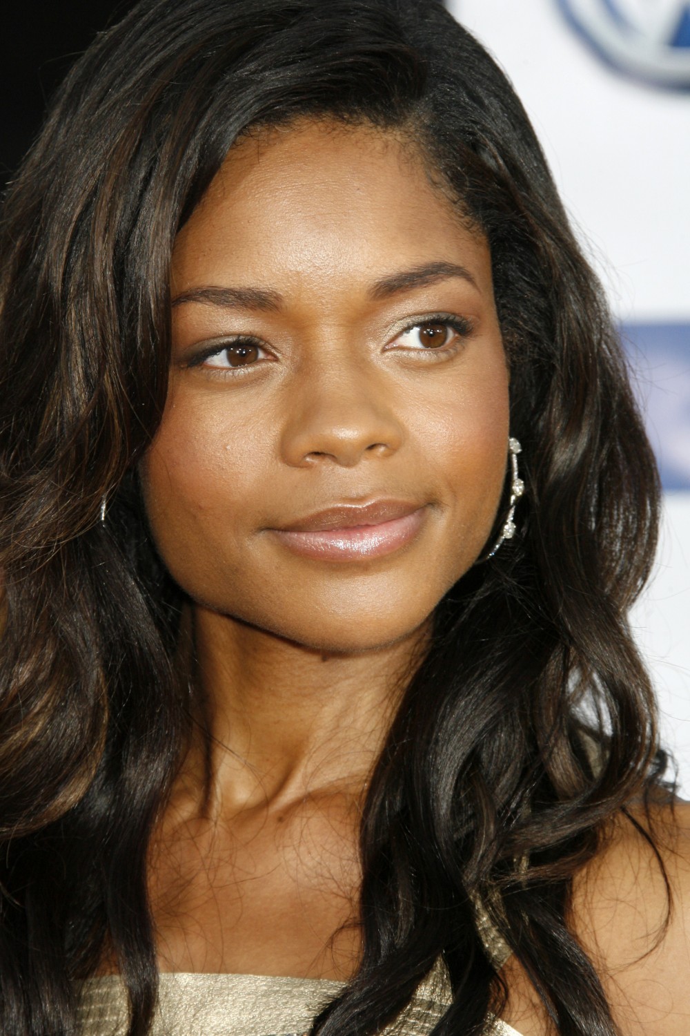 007: Naomi Harris será Moneypenny – hqrock